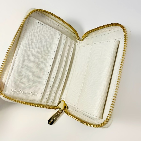 Michael Kors | Bags | Michael Kors Cream White Logo Wallet | Poshmark